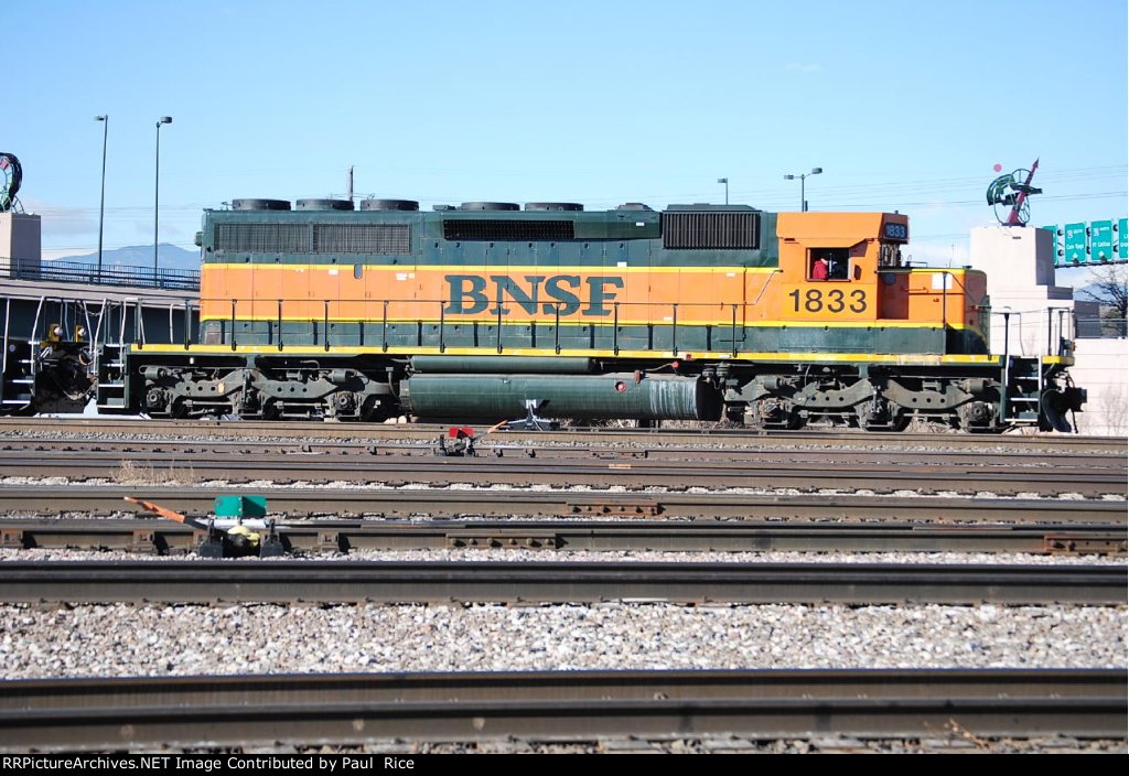BNSF 1833